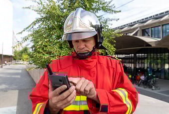 Tactilon Dabat hybrid device - a smartphone and TETRA radio in one