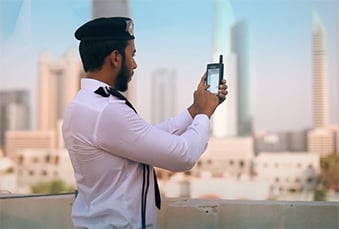 Tactilon Dabat hybrid device - a smartphone and TETRA radio in one